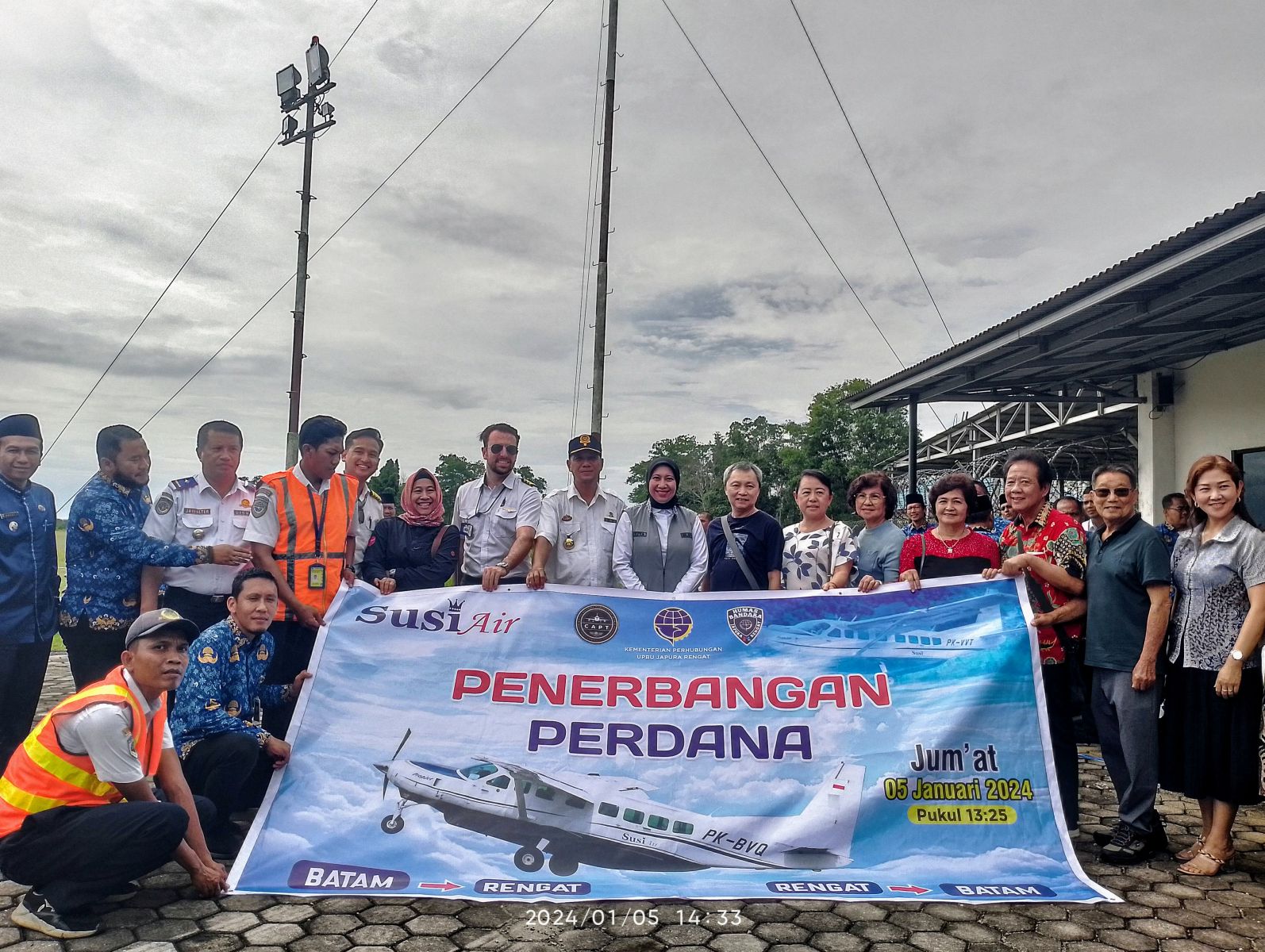 Bandara Japura Rengat Buka Penerbangan Perdana, Bupati Rezita Apresiasi ...